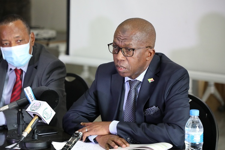 Le mutisme très gêné de Djaé Ahamada Chanfi sur Sambi – Le Mohelien